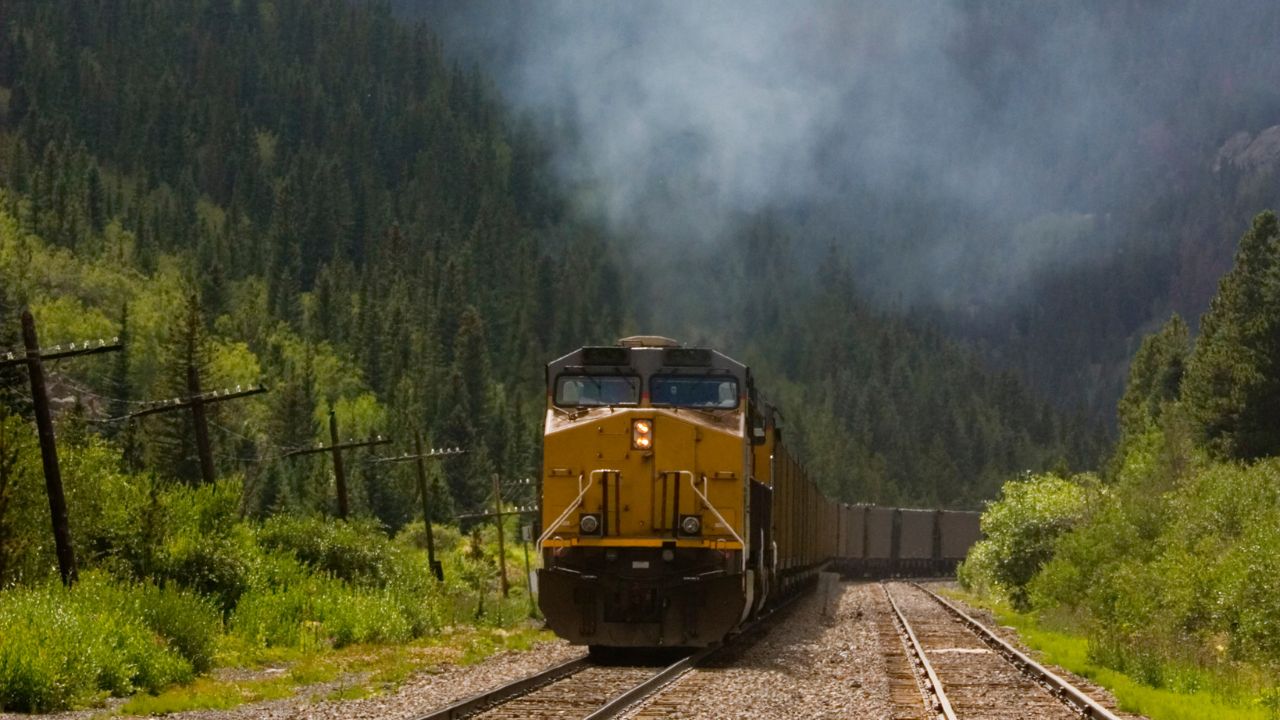 Rocky Mountaineer Train Ride: Guide For First Timers