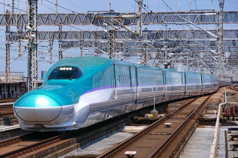 6 Most Famous Bullet Trains In Japan