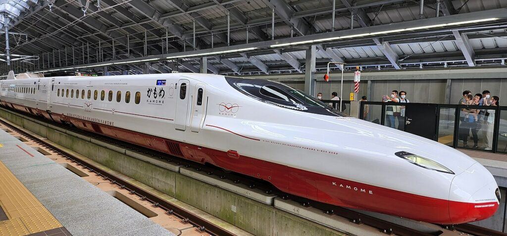 6 Most Famous Bullet Trains In Japan